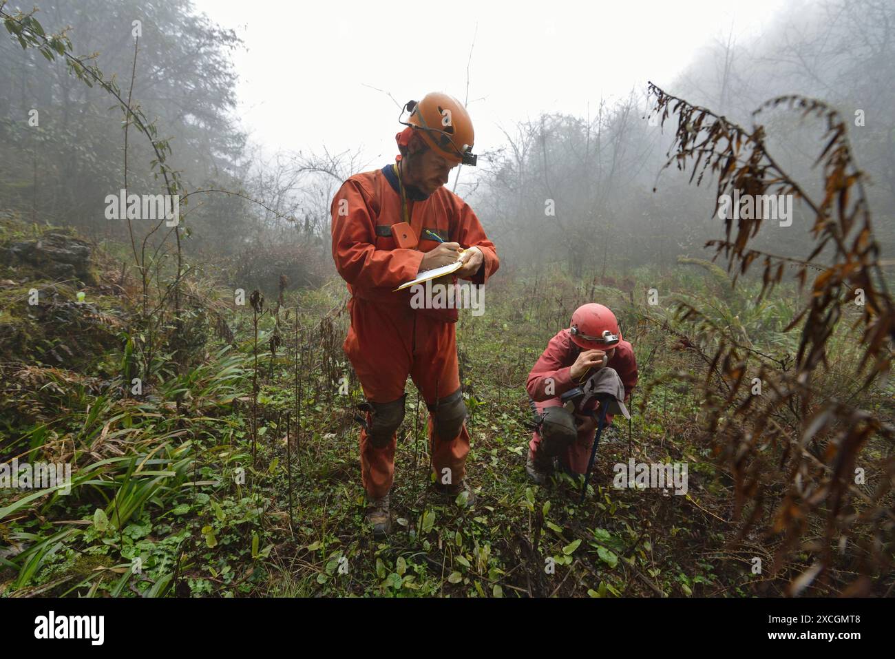 Caving Expedition to explore the caves of the Tongzi mastersystem in ...