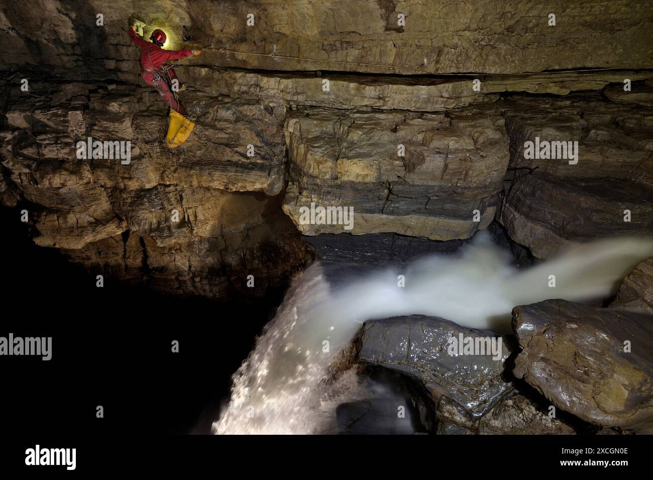 Caving Expedition to explore the caves of the Tongzi mastersystem in ...