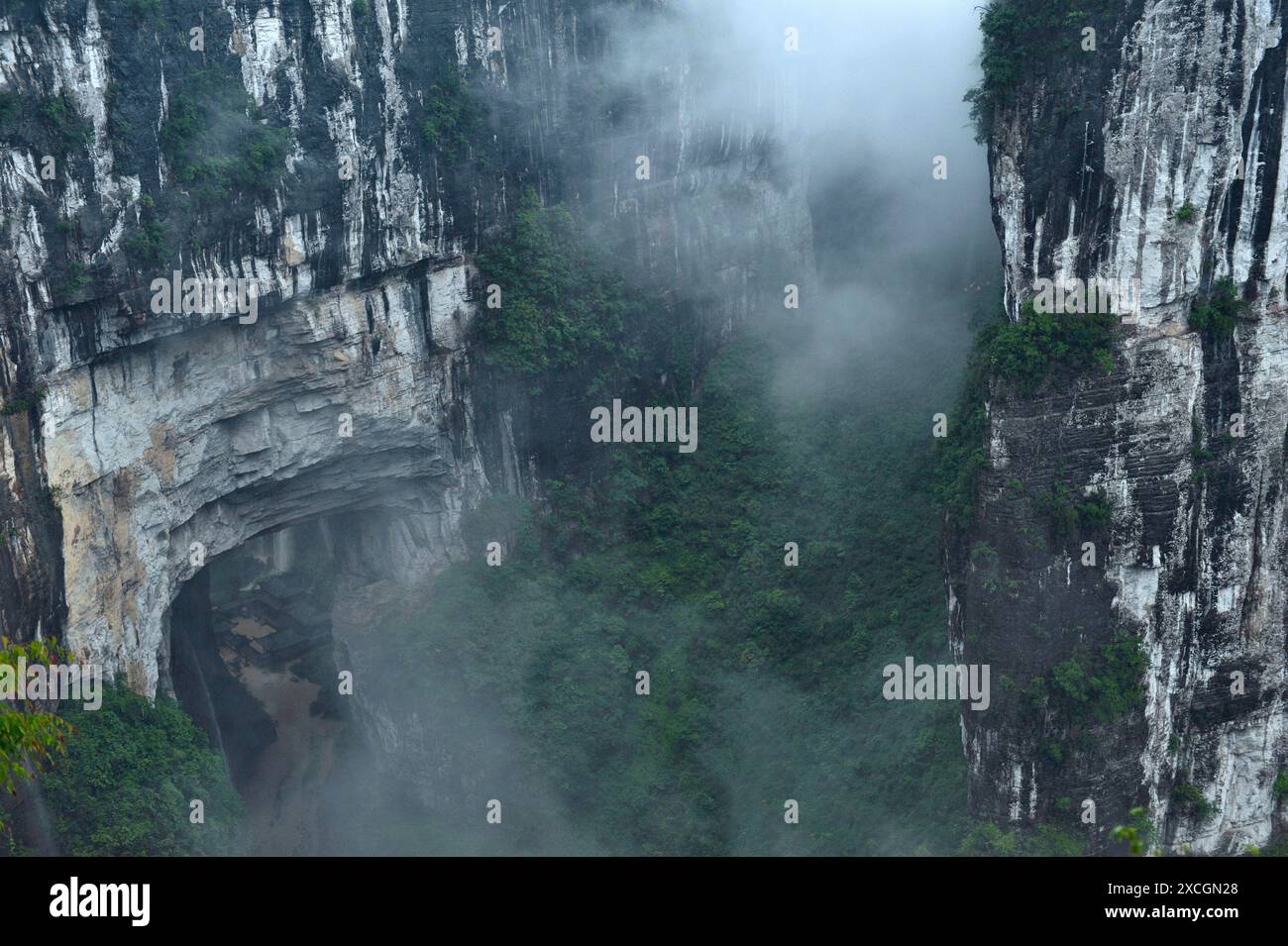 Caving Expedition to explore the caves of the Tongzi mastersystem in ...