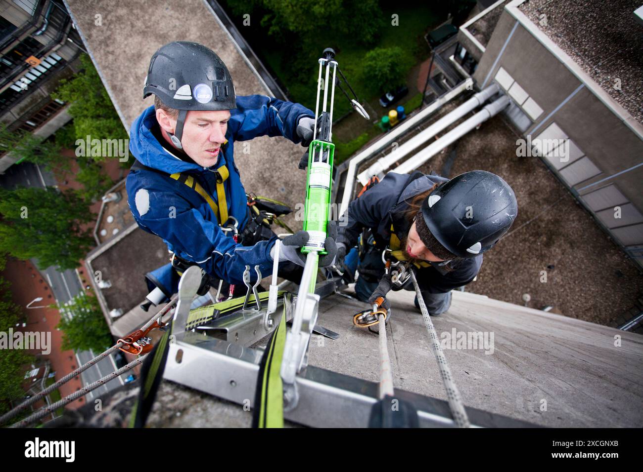 Rope access technicians Stock Photo - Alamy Rope access technicians Stock Photo - Alamy
