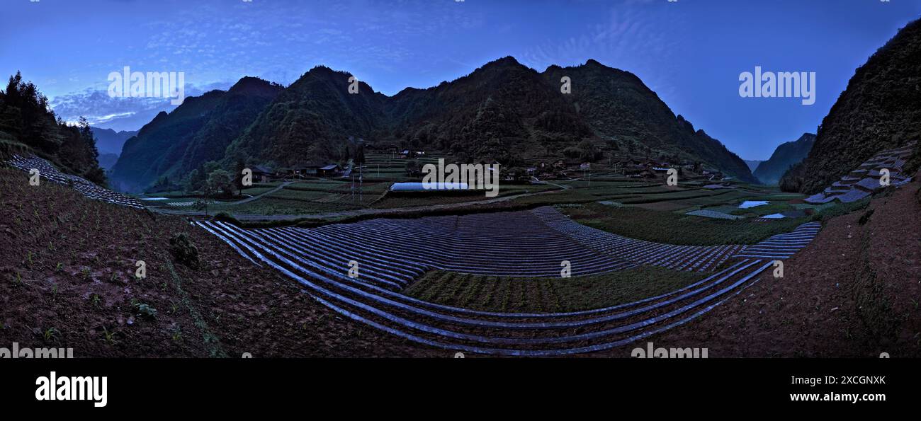 Caving Expedition to explore the caves of the Tongzi mastersystem in ...