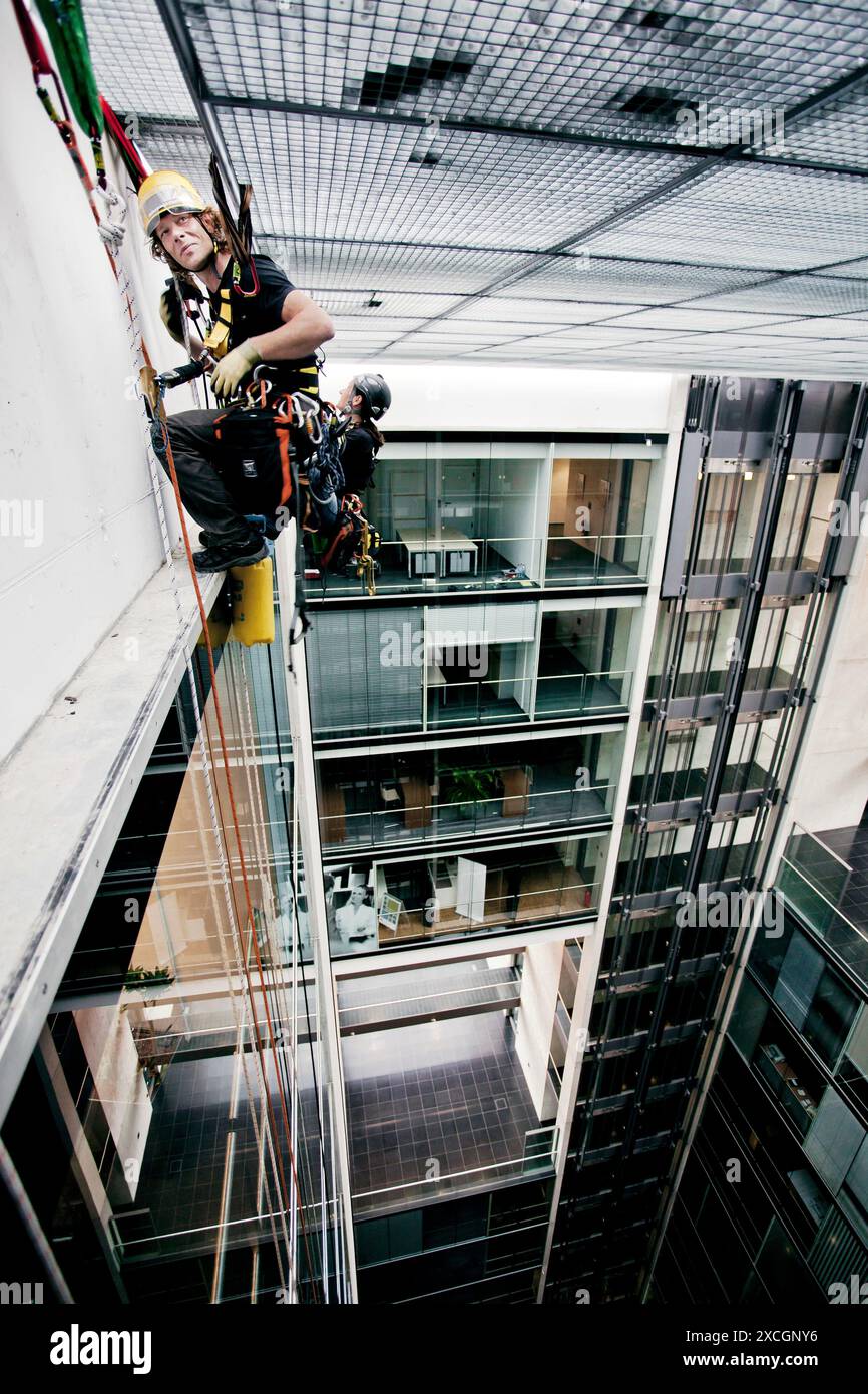 Rope access technicians Stock Photo - Alamy
