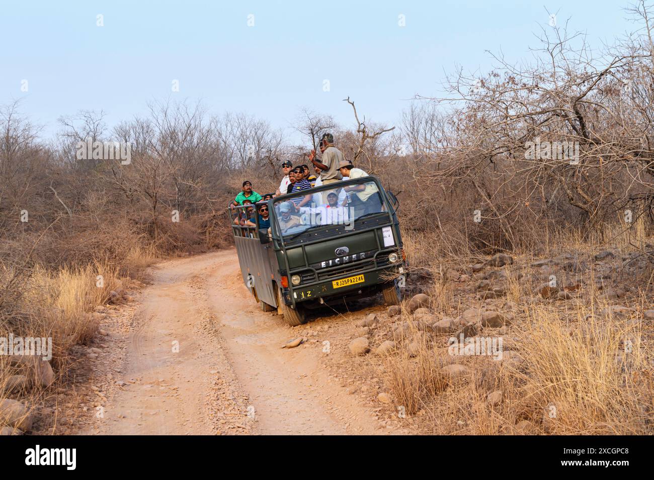 India rajasthan crowded bus hi-res stock photography and images - Alamy