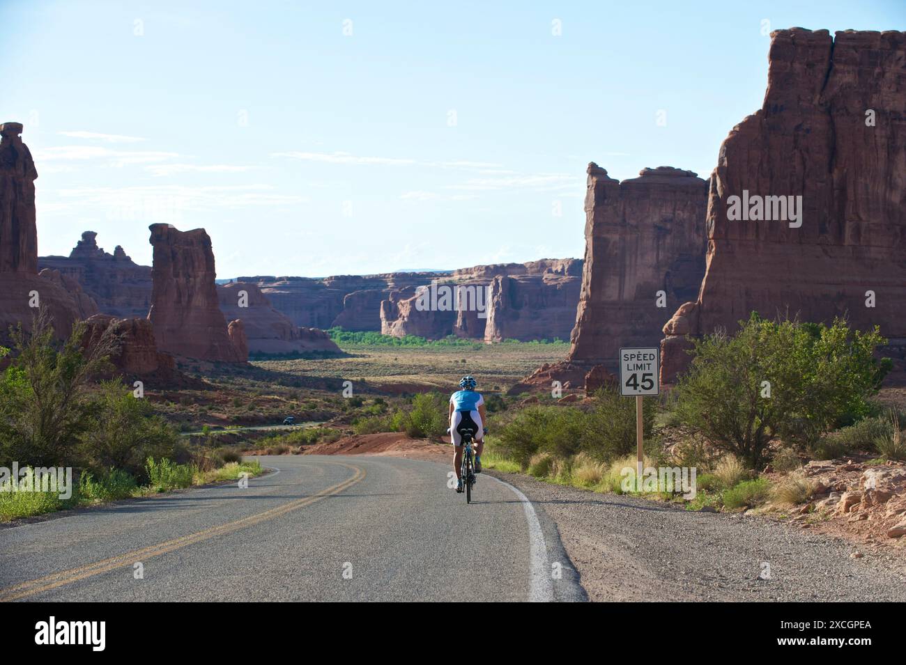 Arches and bicycle hi-res stock photography and images - Alamy