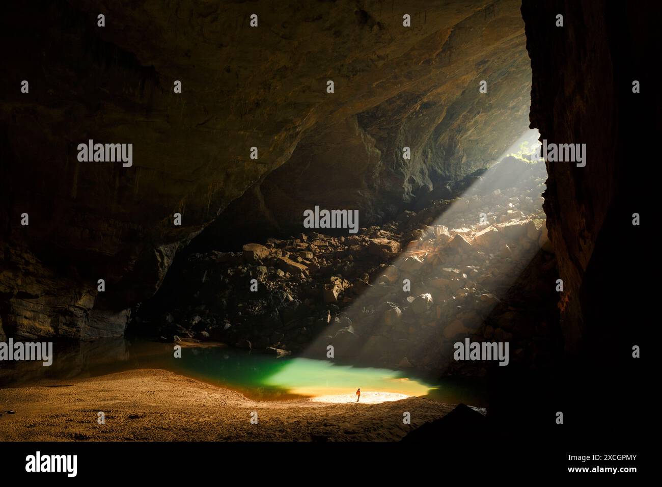 Getting in to formation hi-res stock photography and images - Alamy