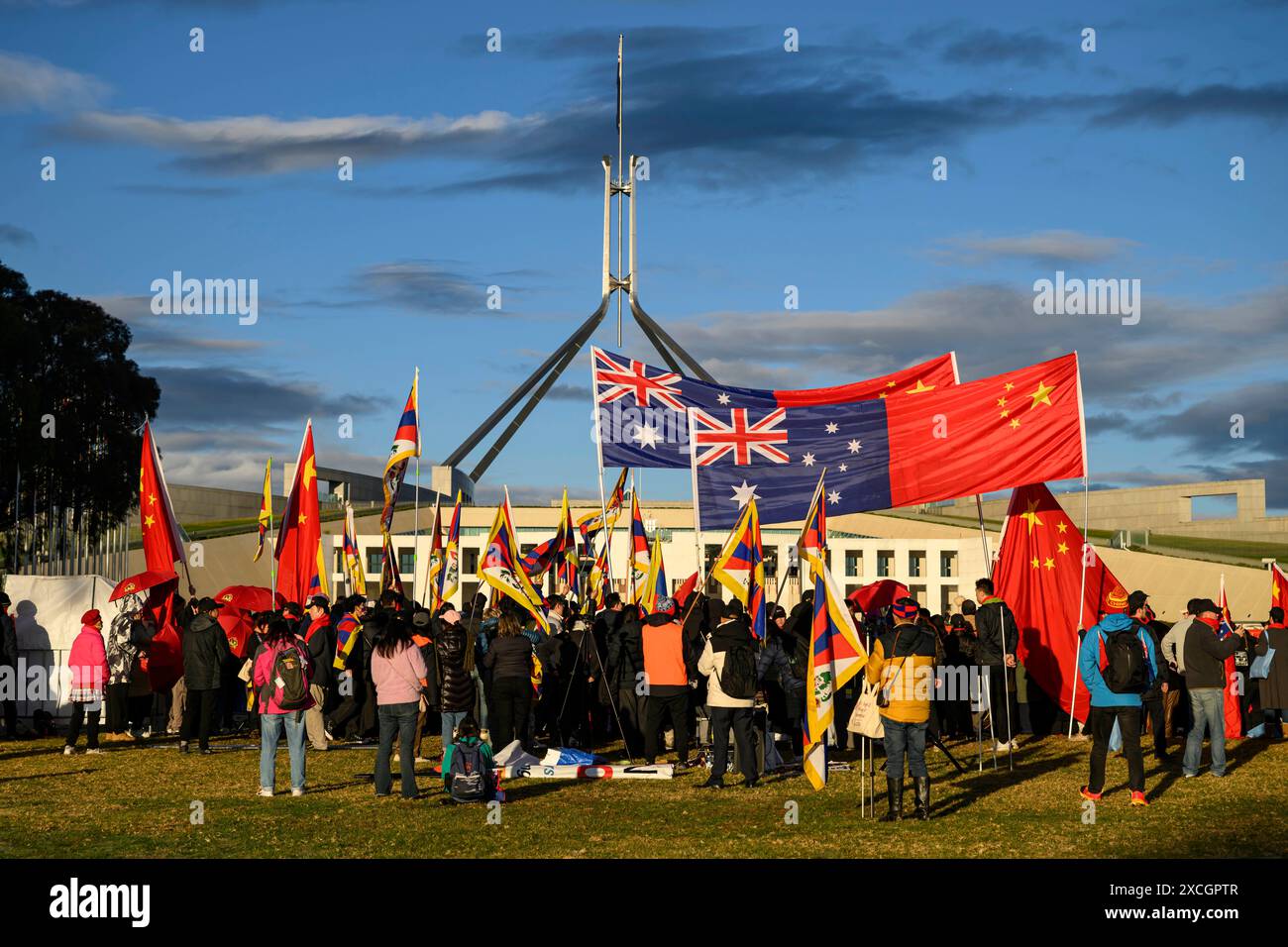 Hundreds of protesters and Chinese patriots gathering on the lawns in ...