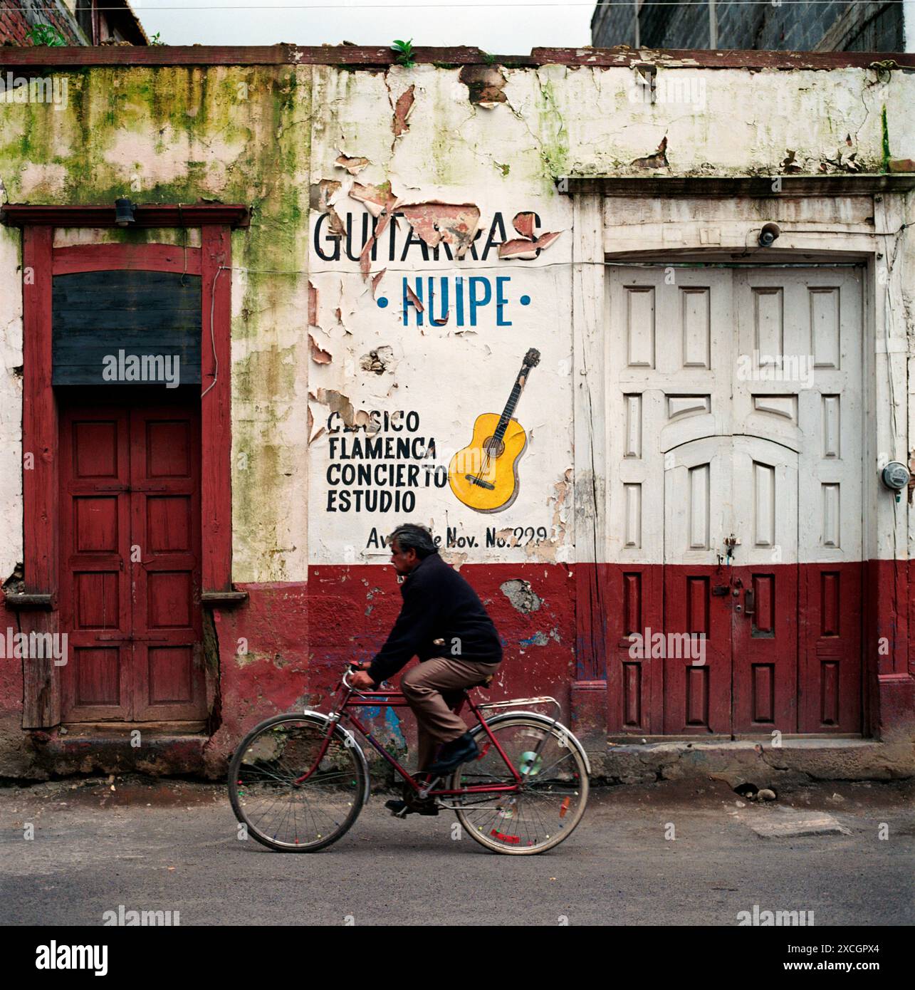 Paracho hi-res stock photography and images - Alamy