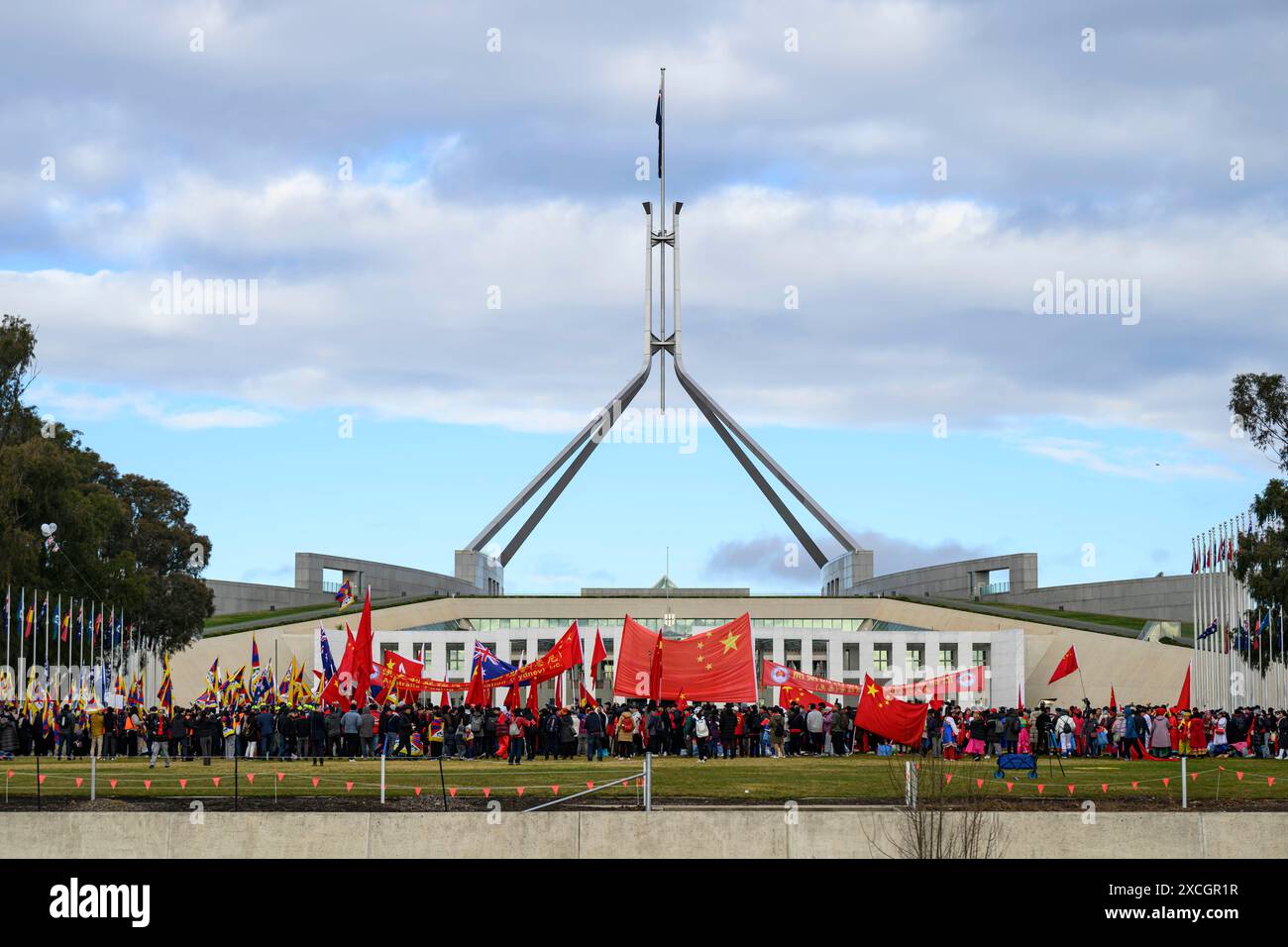 Hundreds of protesters and Chinese patriots gathering on the lawns in ...
