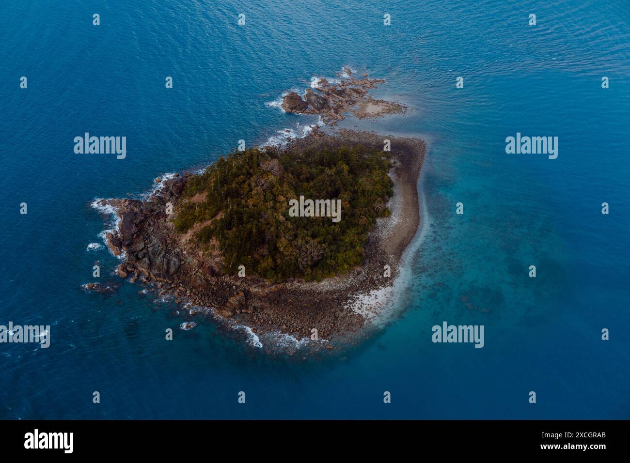 Aerial view of airlie beach hi-res stock photography and images - Alamy