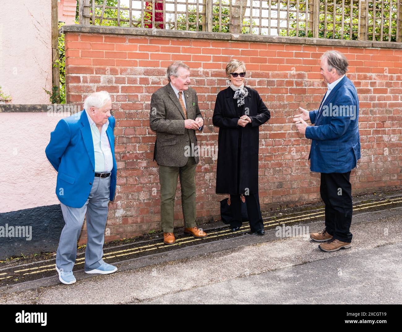 Judi Spiers unveiling a plaque to mark the childhood home of the acress ...
