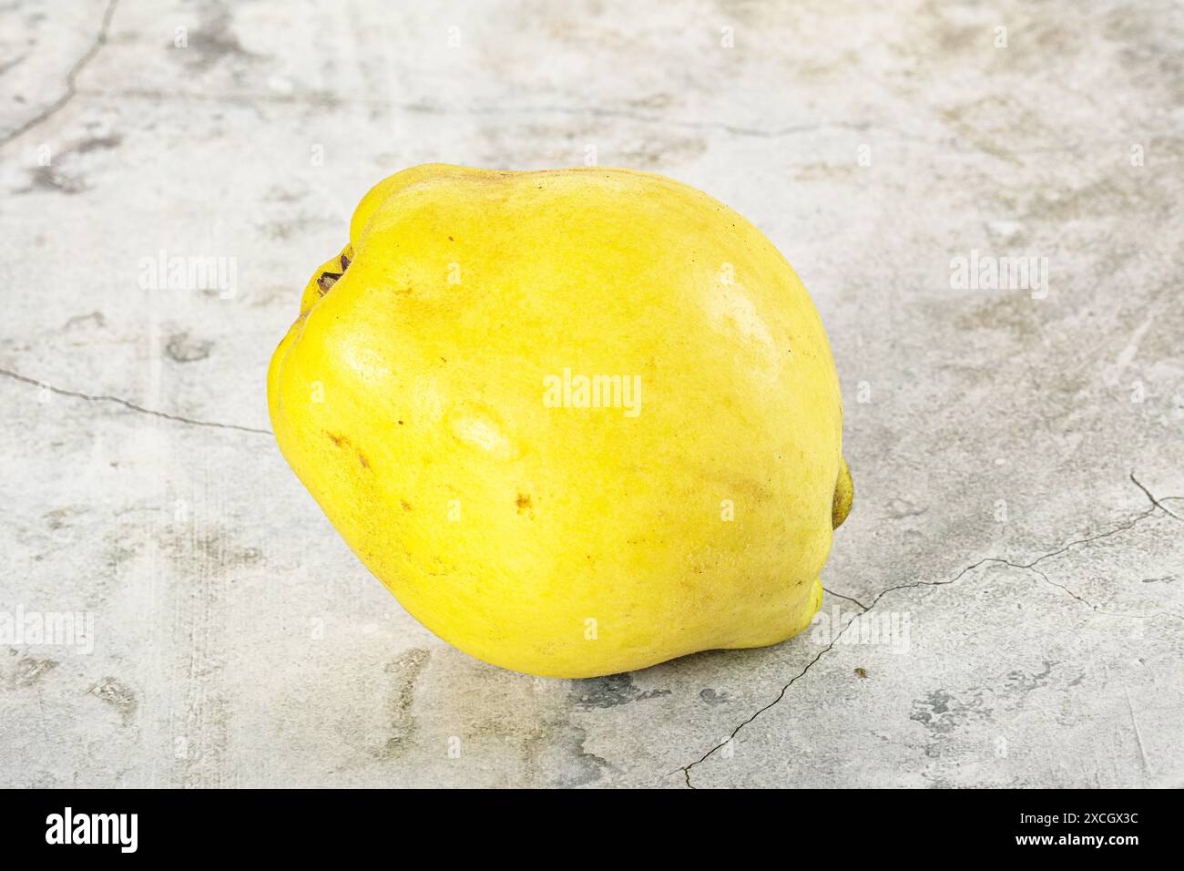 Ripe sweet organic quince yellow fruit Stock Photo - Alamy