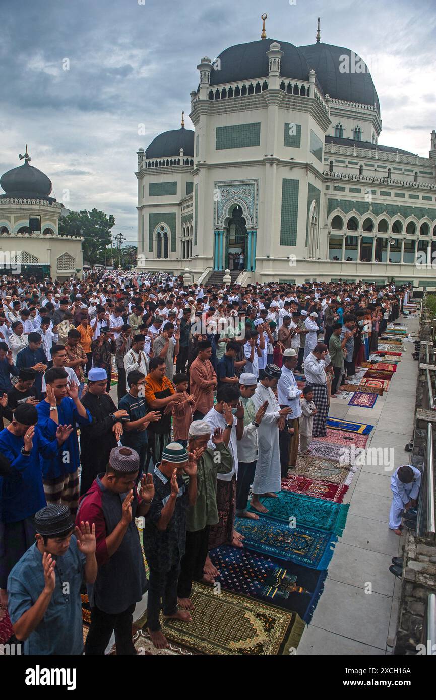 Medan, Indonesia. 17th June, 2024. Muslims are seen performing the Eid ...