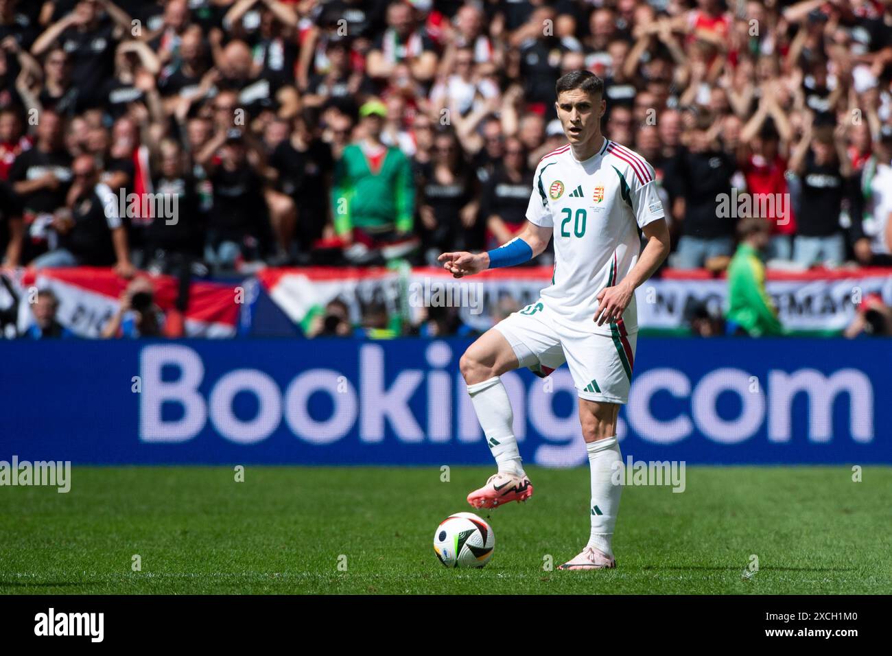 Michael Aebischer (Schweiz, #20) am Ball, GER, Hungary (HUN) vs ...