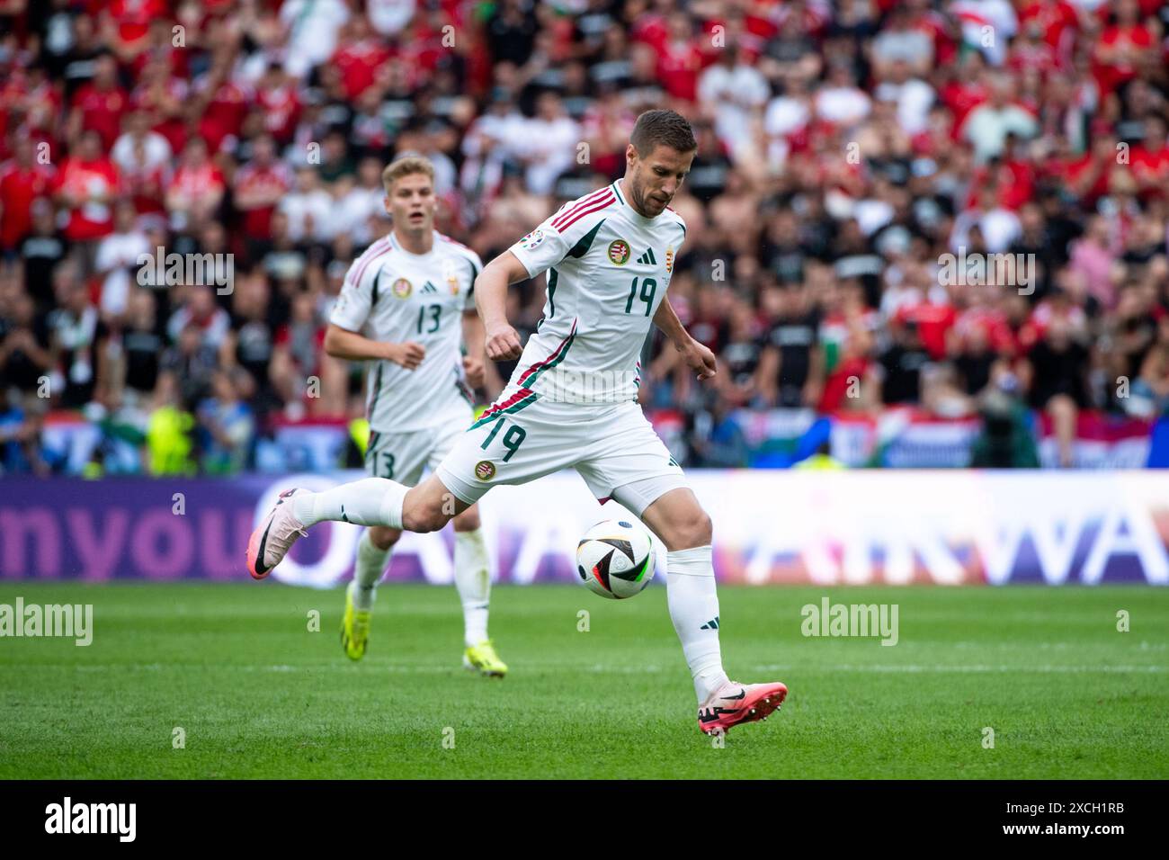 Barnabas Varga (Ungarn, #19) am Ball, GER, Hungary (HUN) vs Switzerland ...