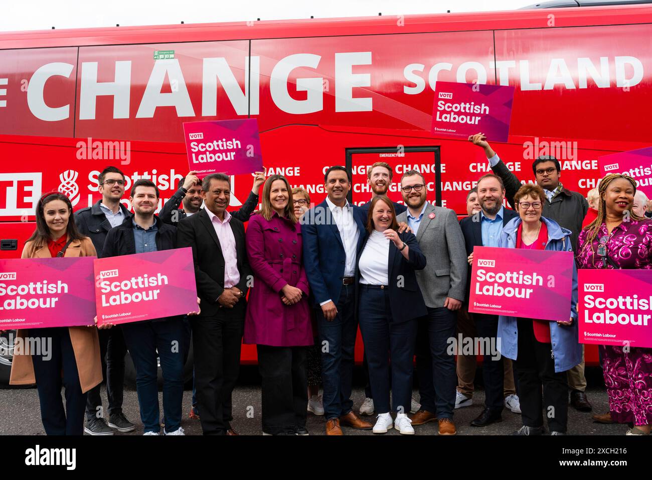 Labour party campaign bus 2024 hi-res stock photography and images - Alamy