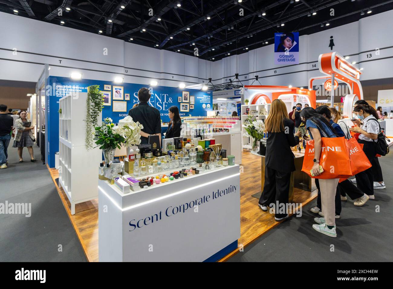 Scent and sense laboratory hi-res stock photography and images - Alamy