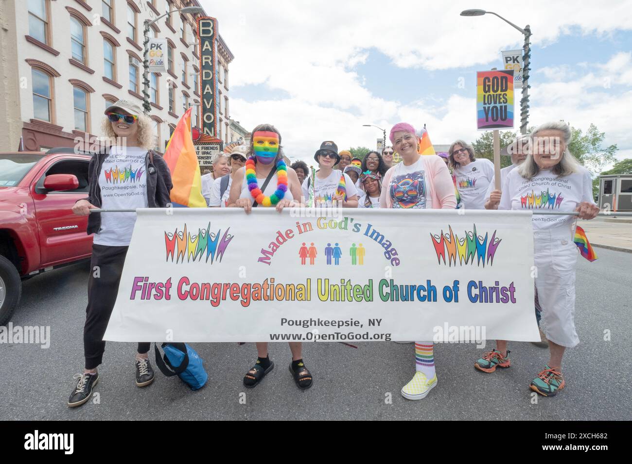 Members of the First Congregational United Church of Christ and their ...