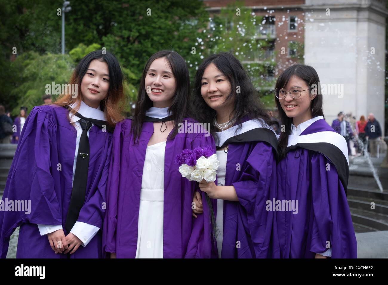 Asian americans graduation hi-res stock photography and images - Alamy