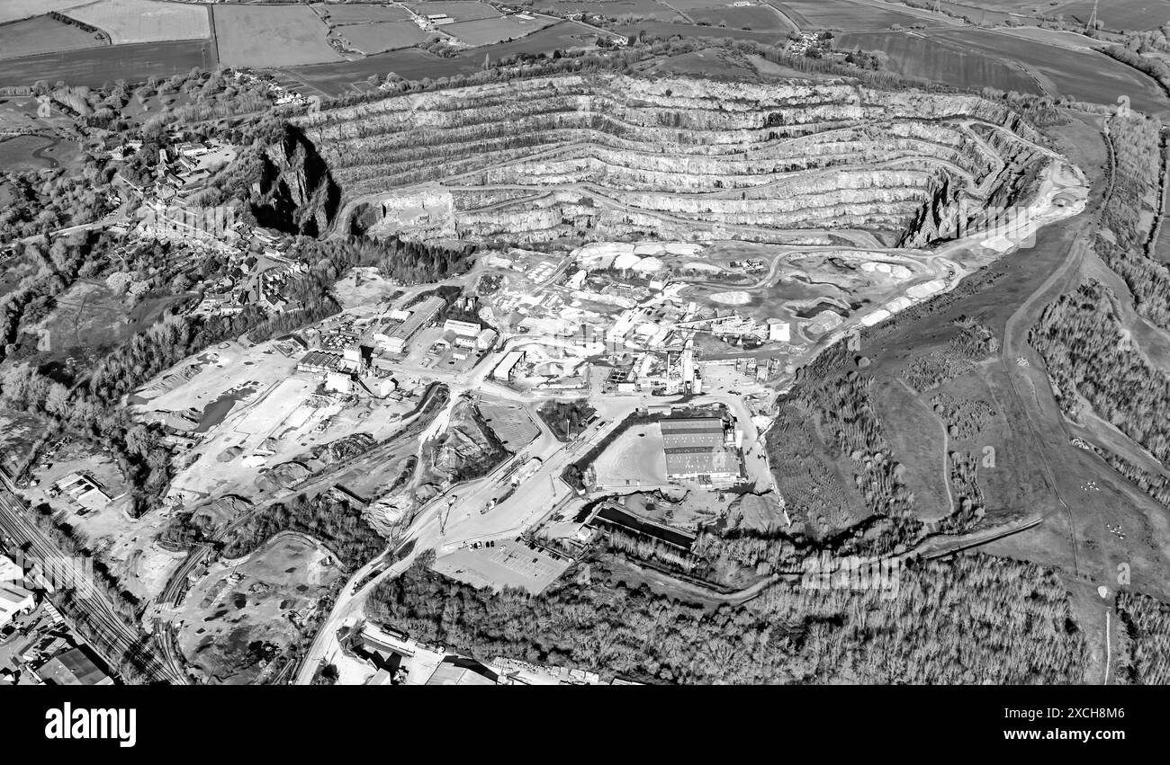 Aerial photo of Mountsorrel quarry showing big hole from 1500 feet ...