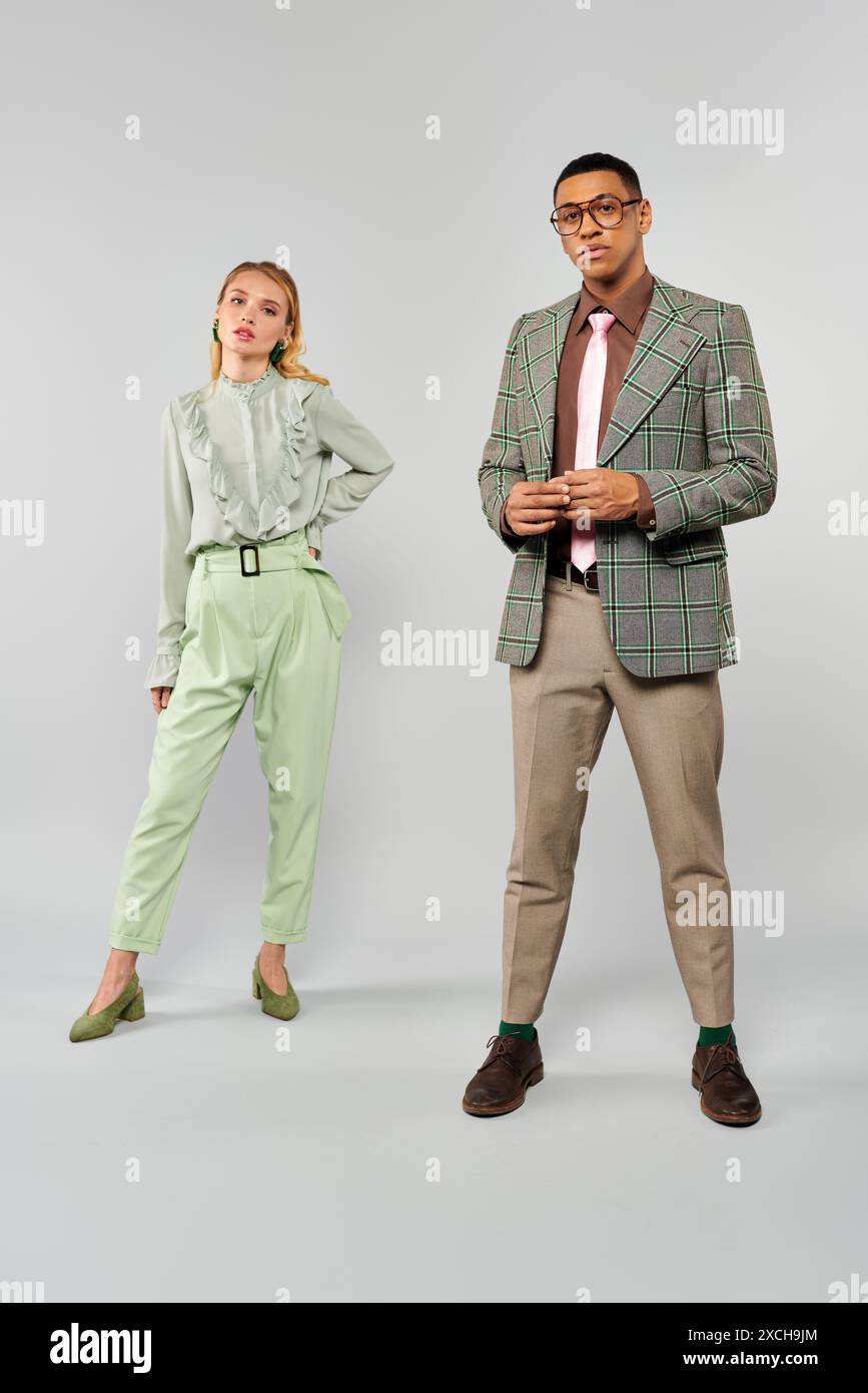 Striking poses hi-res stock photography and images - Alamy