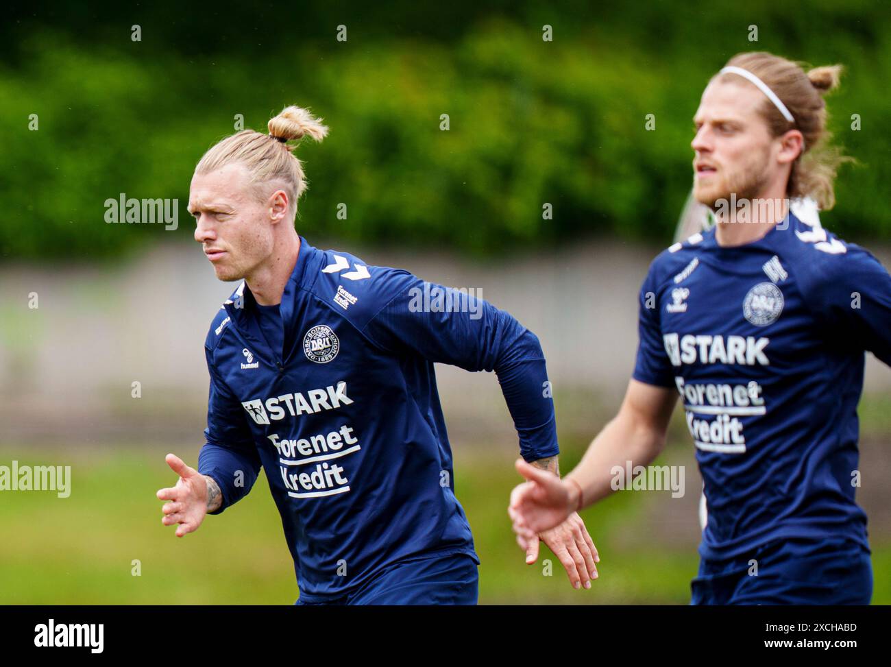 Stuttgart, Tyskland. 17th June, 2024. Simon Kjaer (L) and Mathias ...