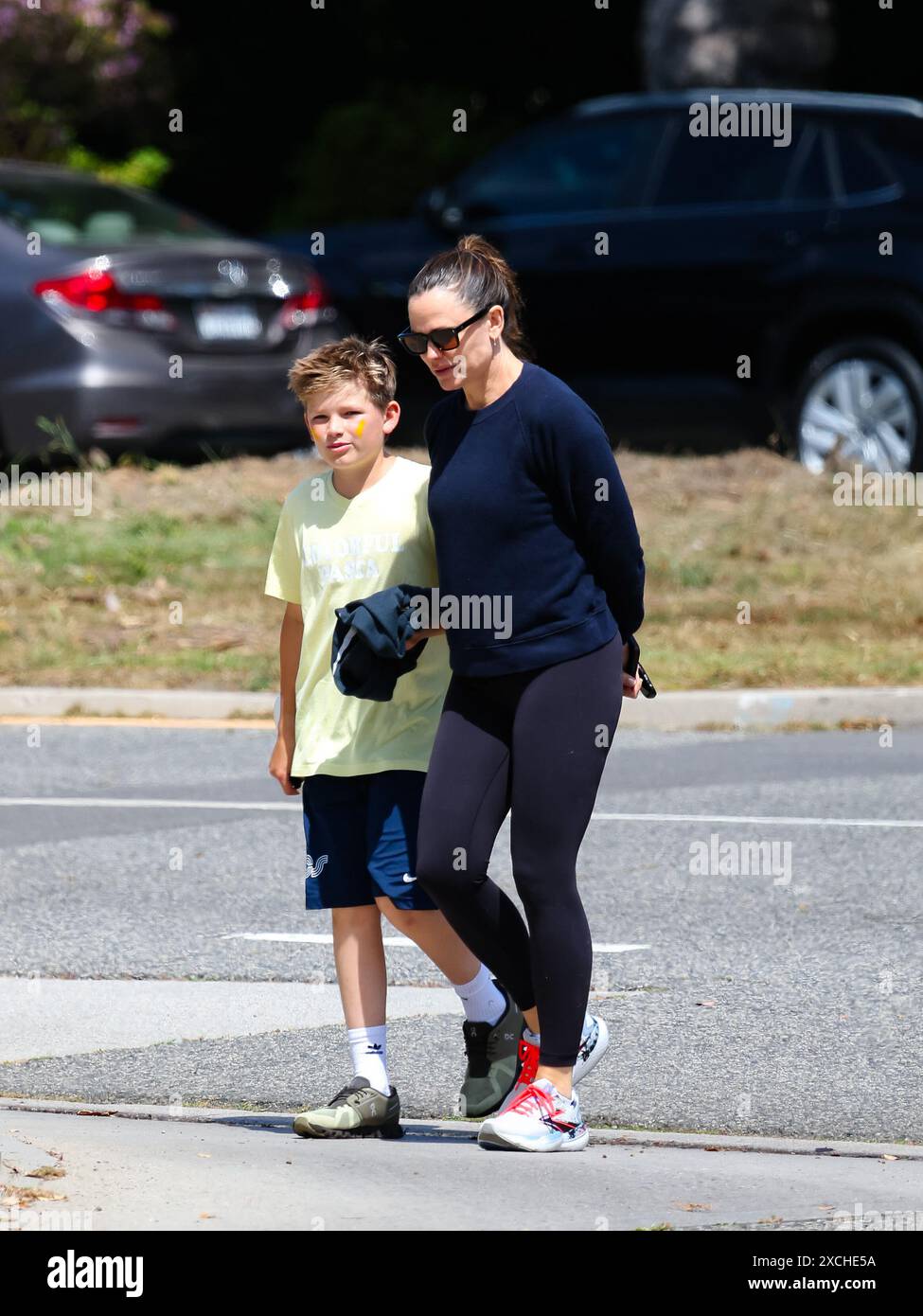 Instar Set: Jennifer Garner and her son Samuel Affleck runs errands ...