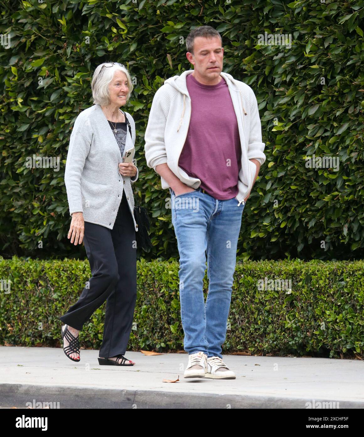 Exes Ben Affleck and Jennifer Garner reunite on their son Samuel's last ...