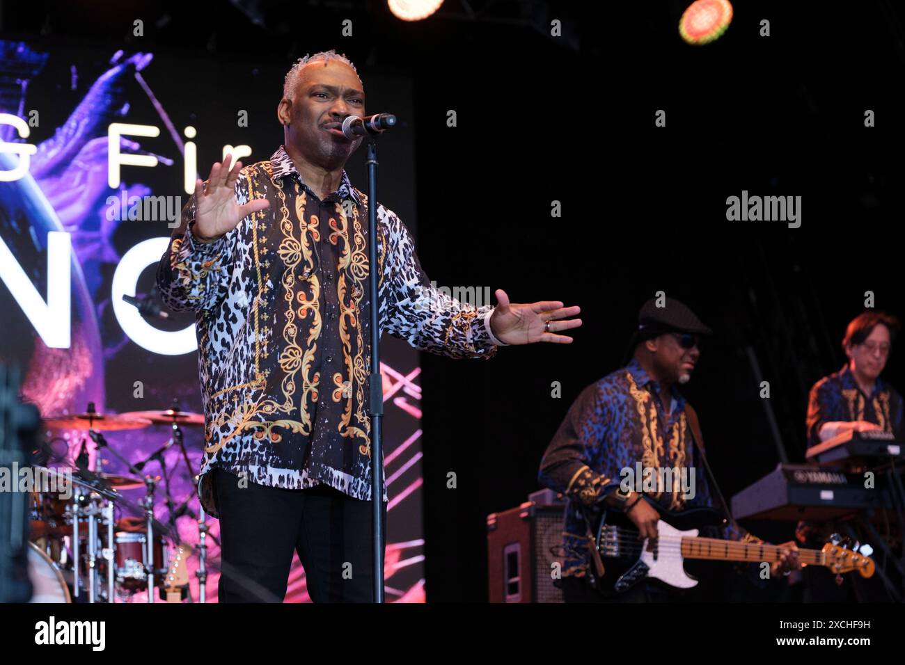 Earth wind and fire hi-res stock photography and images - Alamy