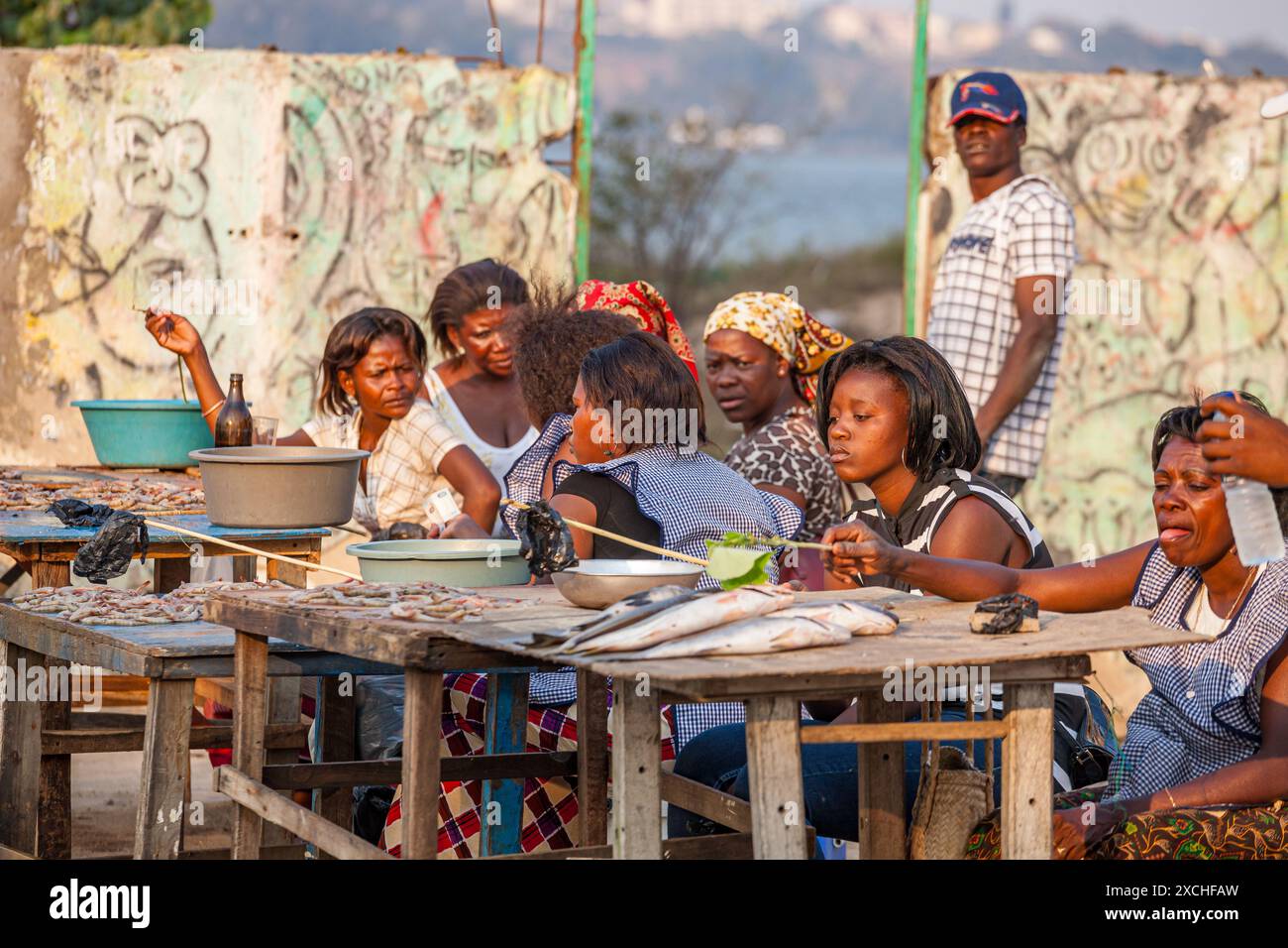 Mozambique, Maputo, Maputo Cidade, Catembe, Fishmonger in Catembe Stock ...