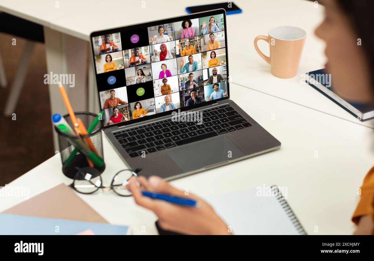 Diverse group of participants hi-res stock photography and images - Alamy