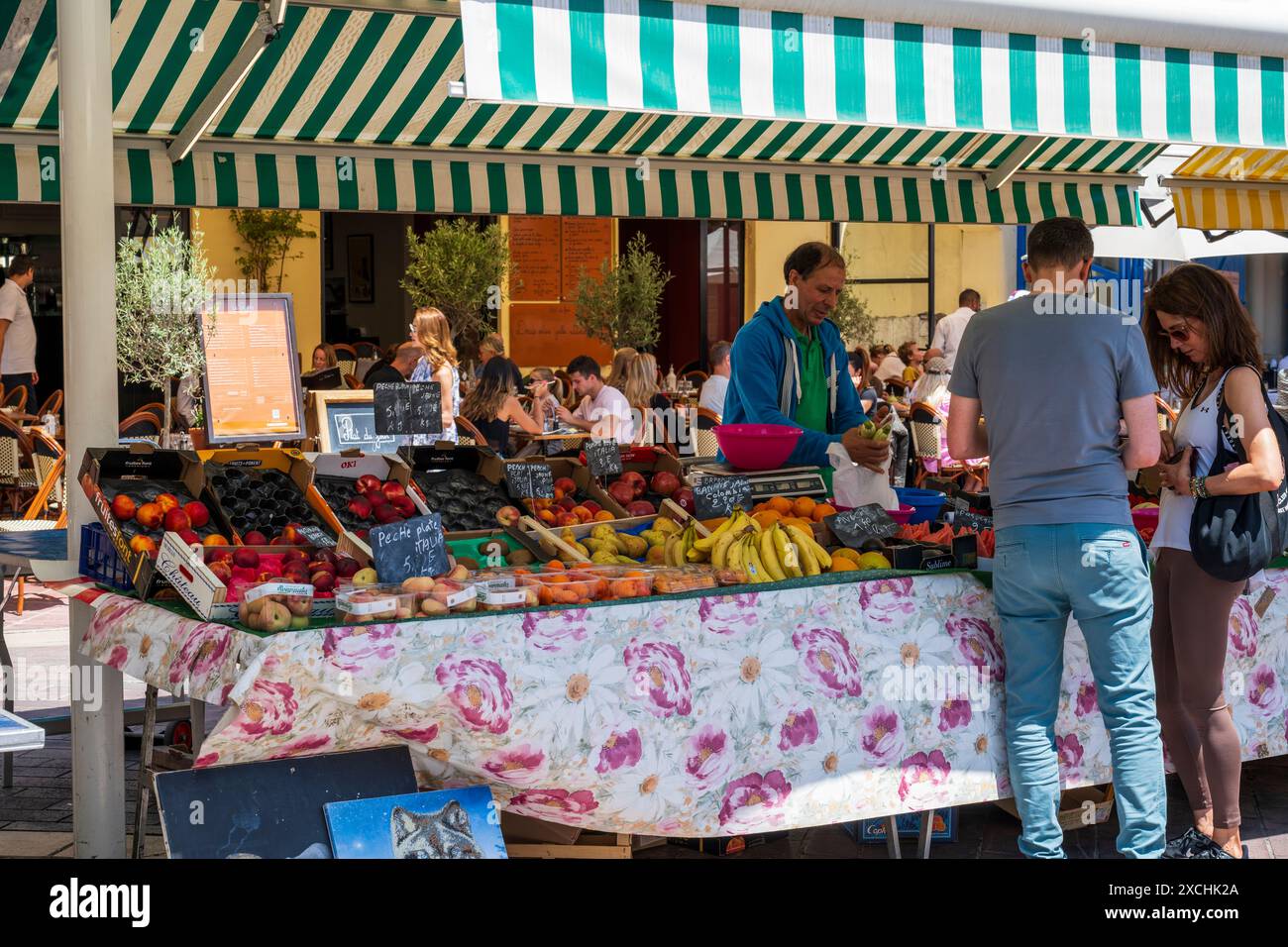 Fruit and vegetable market on Cours Saleya in old town Nice, French ...