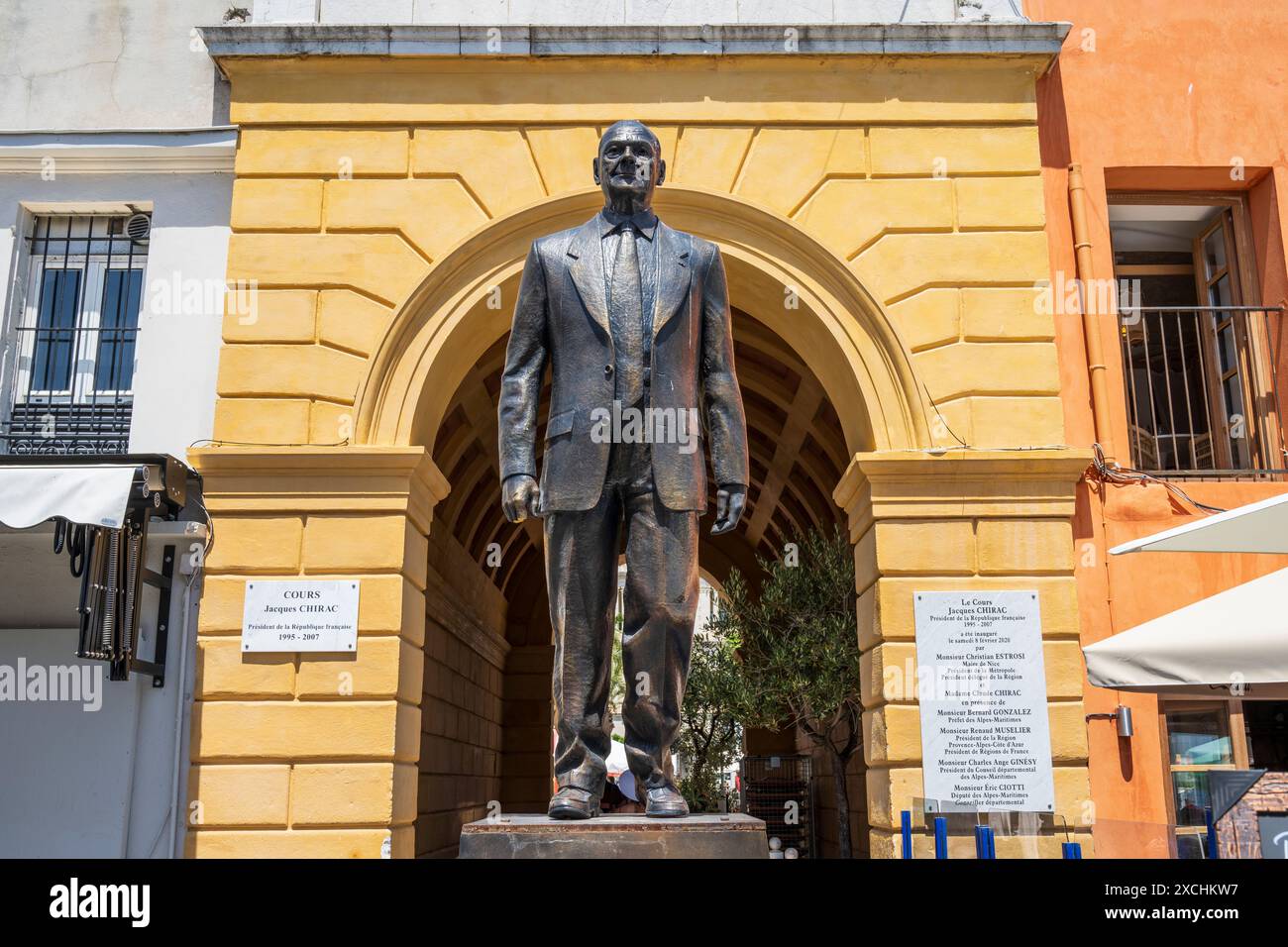 Statue of Jacques Chirac (French President 1995 – 2007) on Cours ...