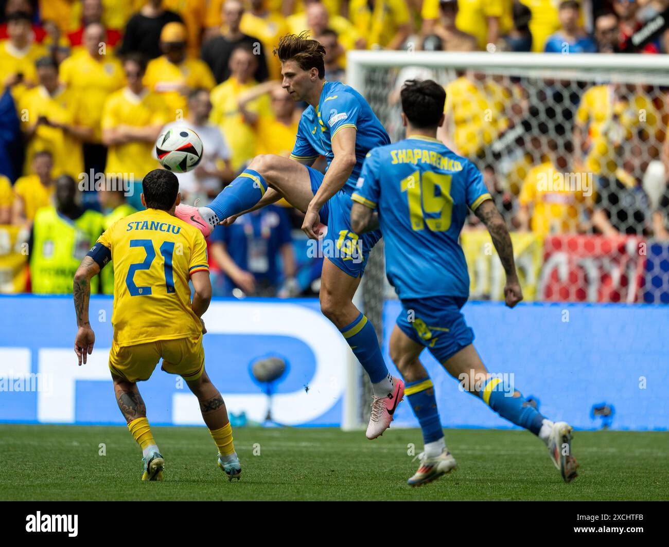 Nicolae Claudiu Stanciu (Rumaenien, #21) , Illia Zabarnyi (Ukraine, #13 ...