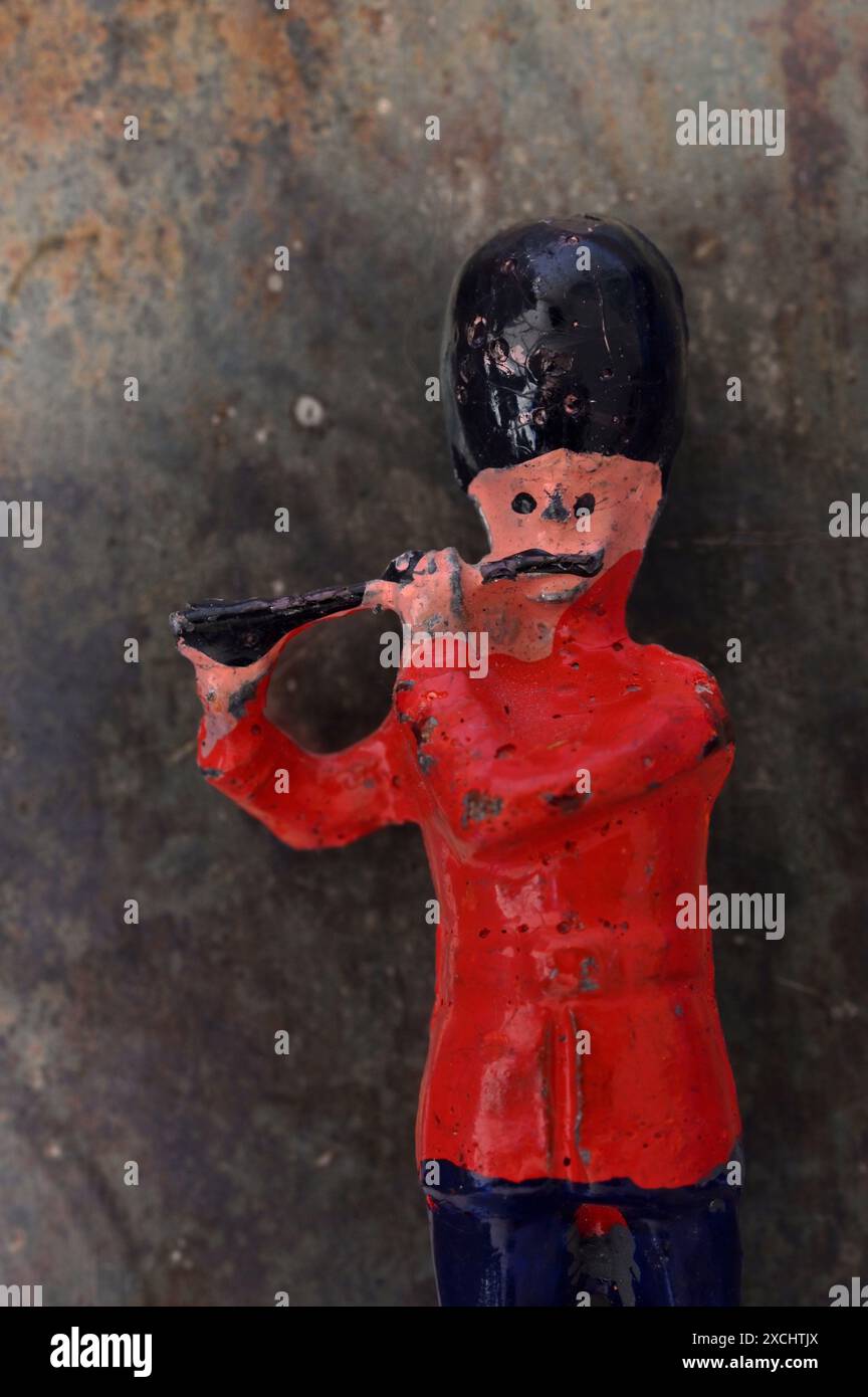 Vintage lead model of British guardsman soldierstanding and playing ...