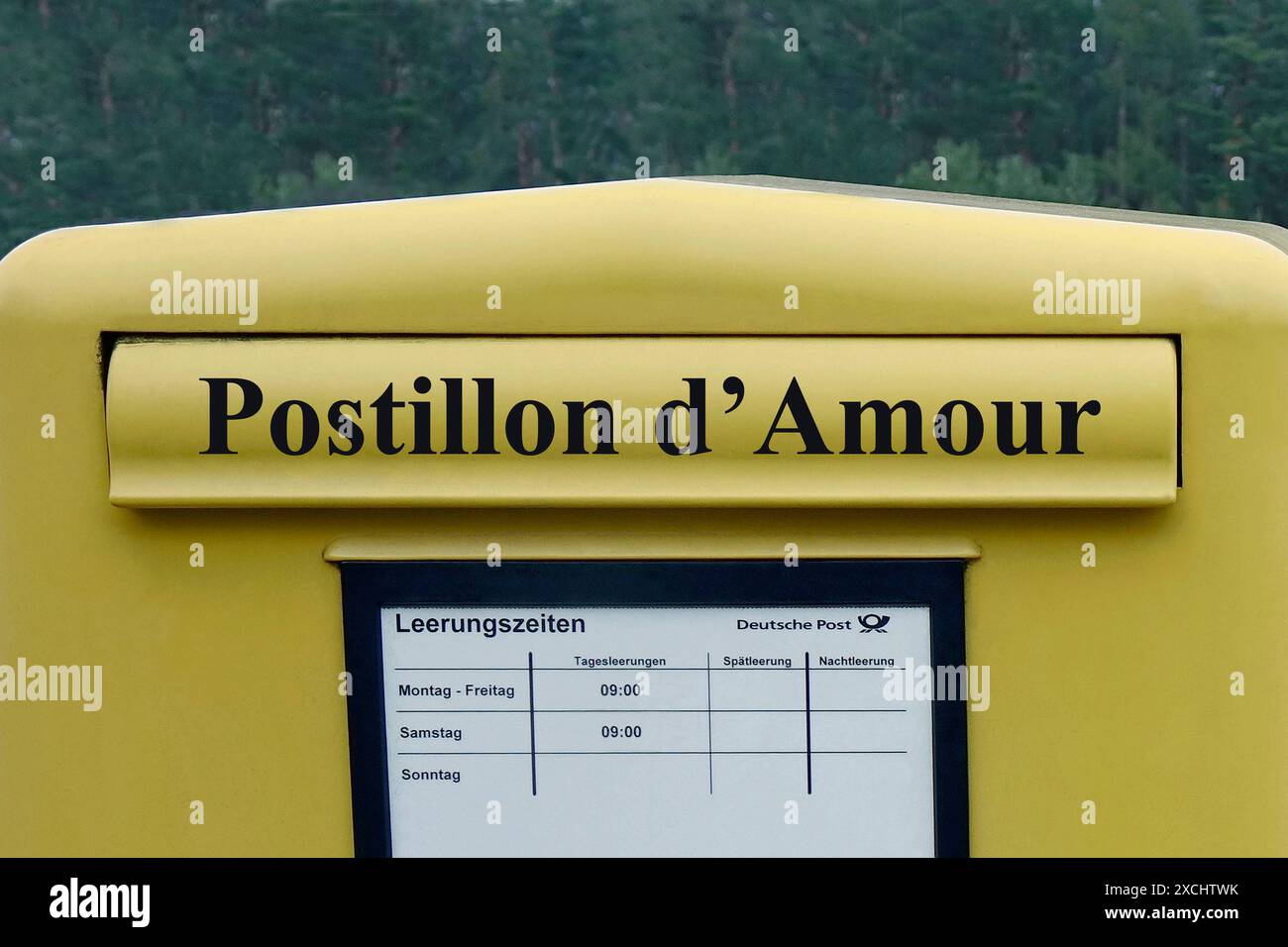 Postkasten mit Schriftzug Postillon d Amour Postkasten mit Schriftzug ...