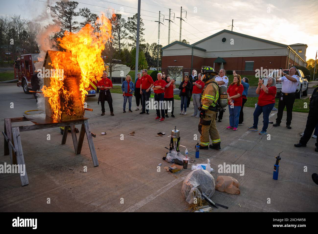 Citizens Fire Academy of Roswell Fire Department listens to instructor ...