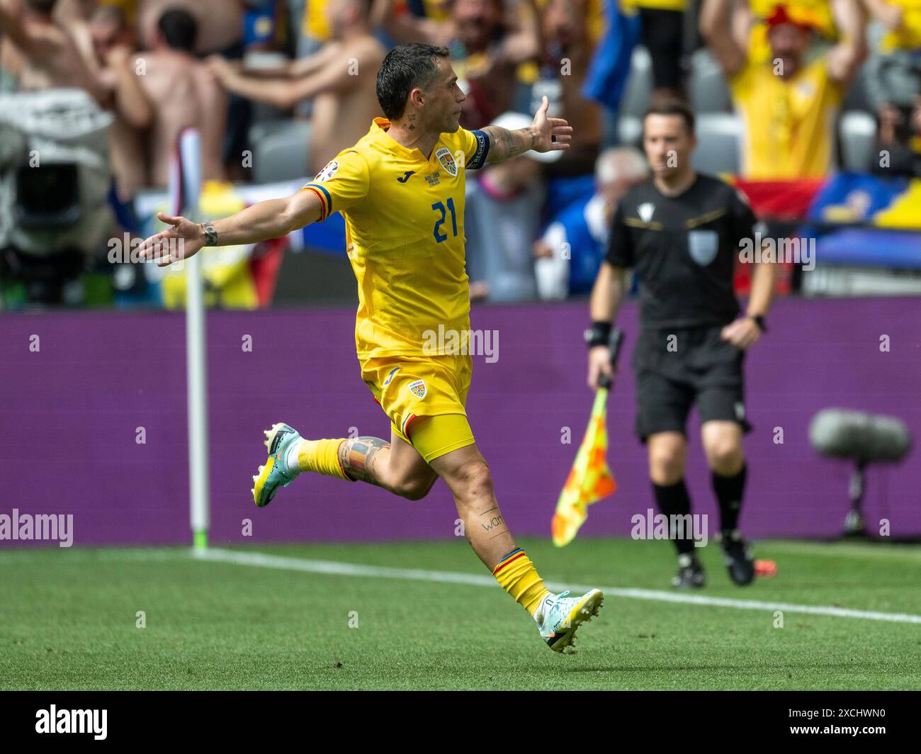 Tor zum 1:0 durch Nicolae Claudiu Stanciu (Rumaenien, #21), GER ...