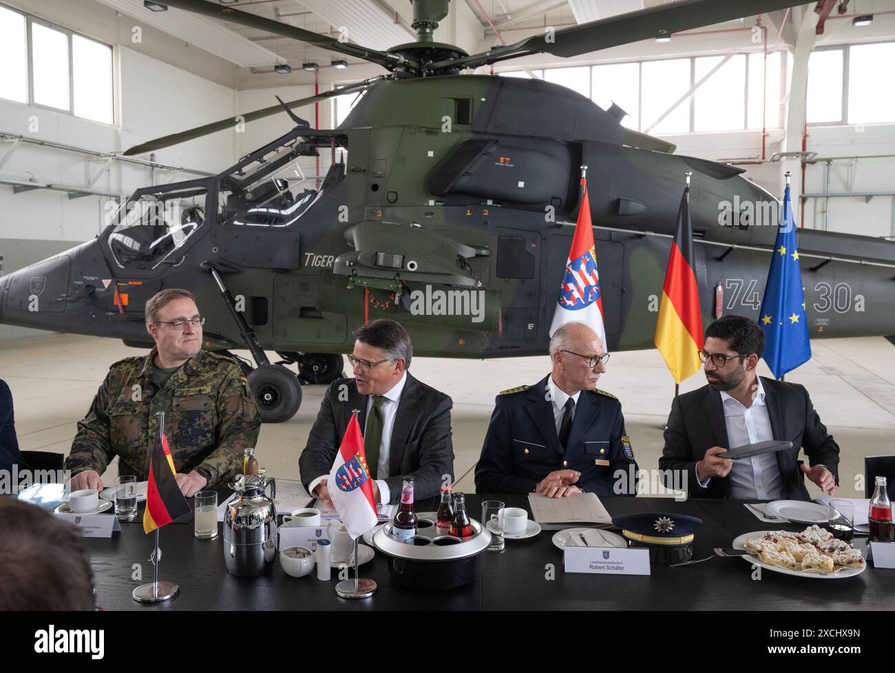 Wiesbaden, Germany. 17th June, 2024. Bernd Stöckmann (l), Commander of ...