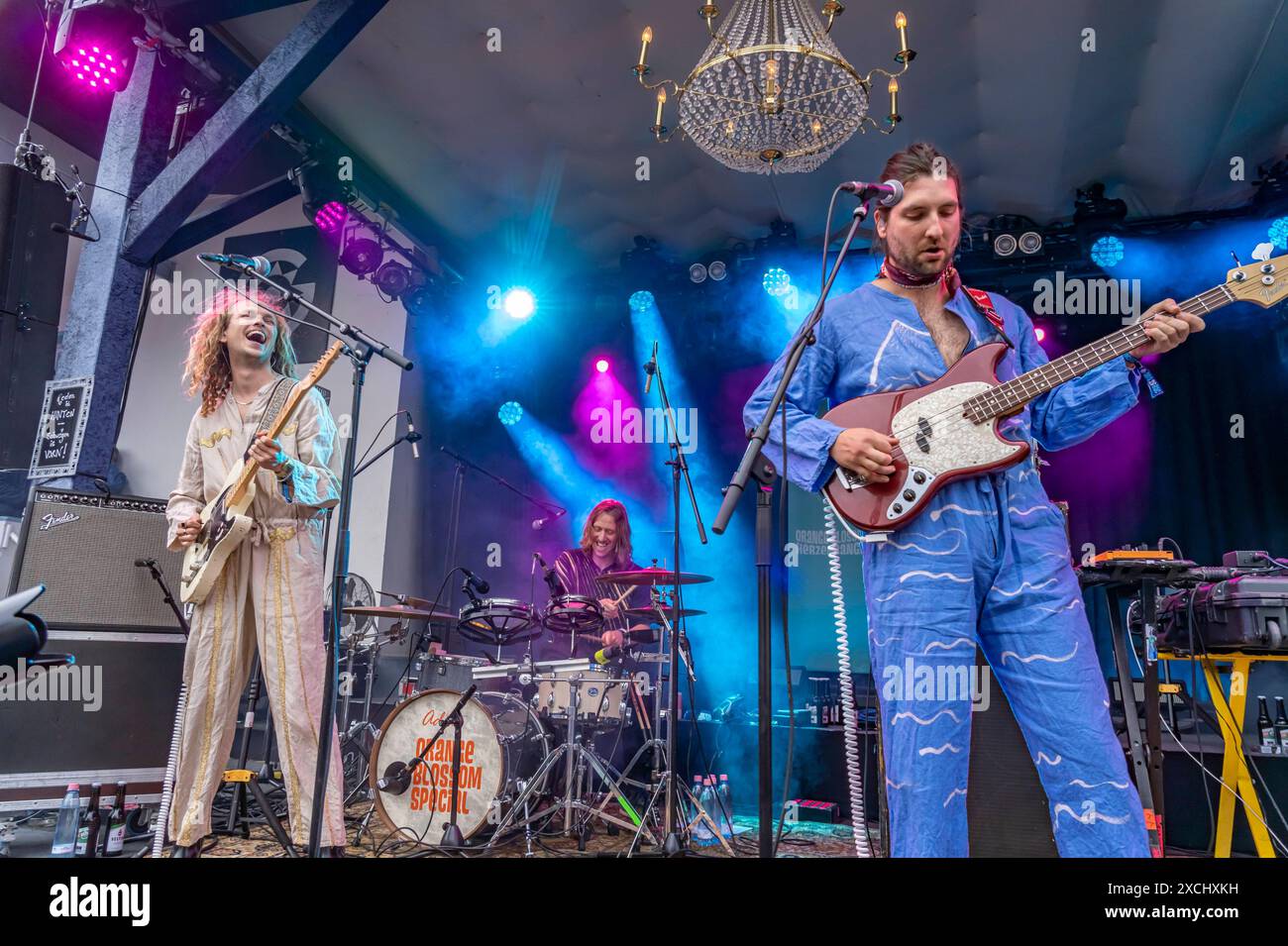 Yin Yin Live Die niederländische Band Yin Yin live beim Orange Blossom Special Festival ...