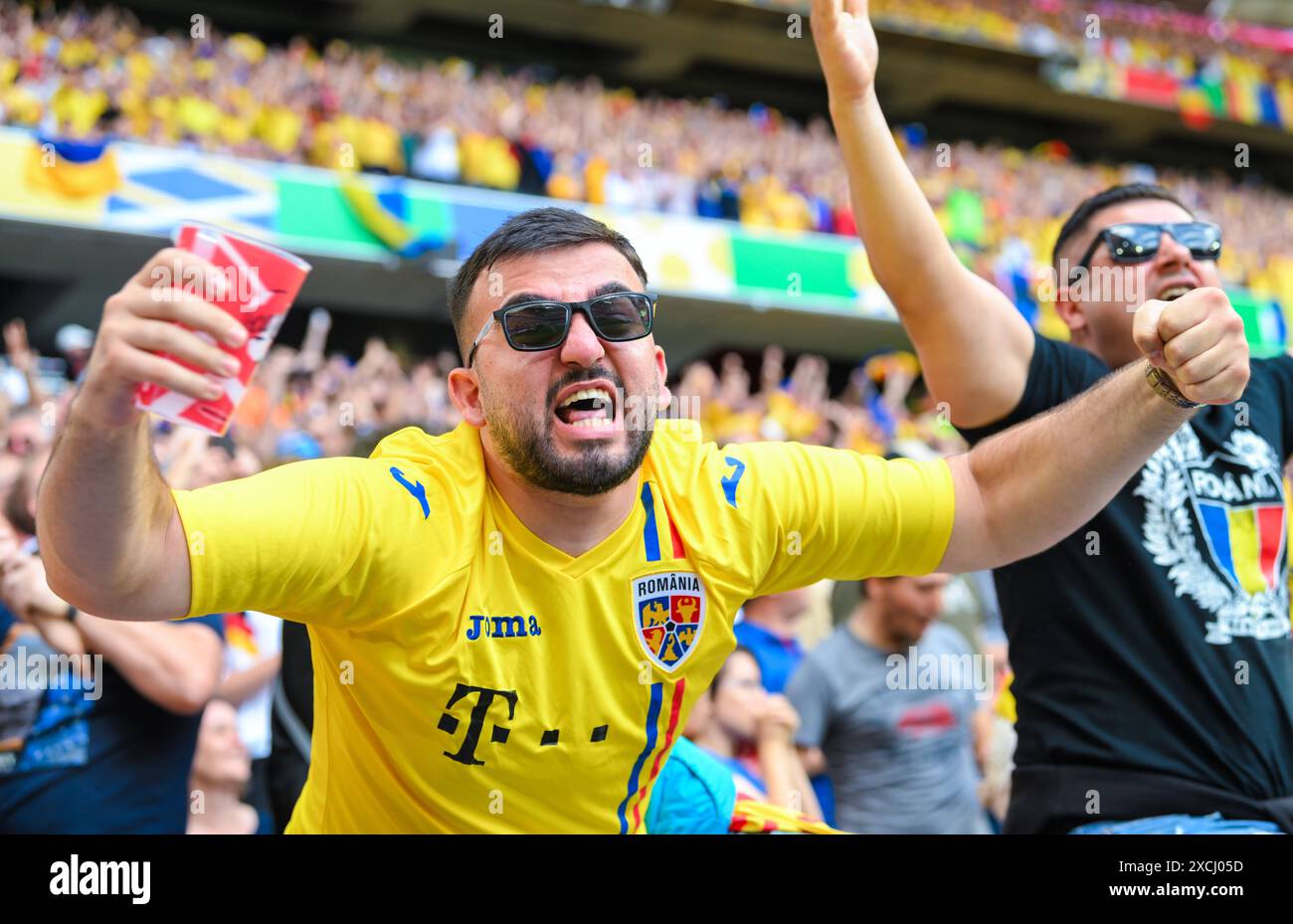 Rumaenischer Fan bejubelt das erste Tor seiner Mannschaft, UEFA EURO ...