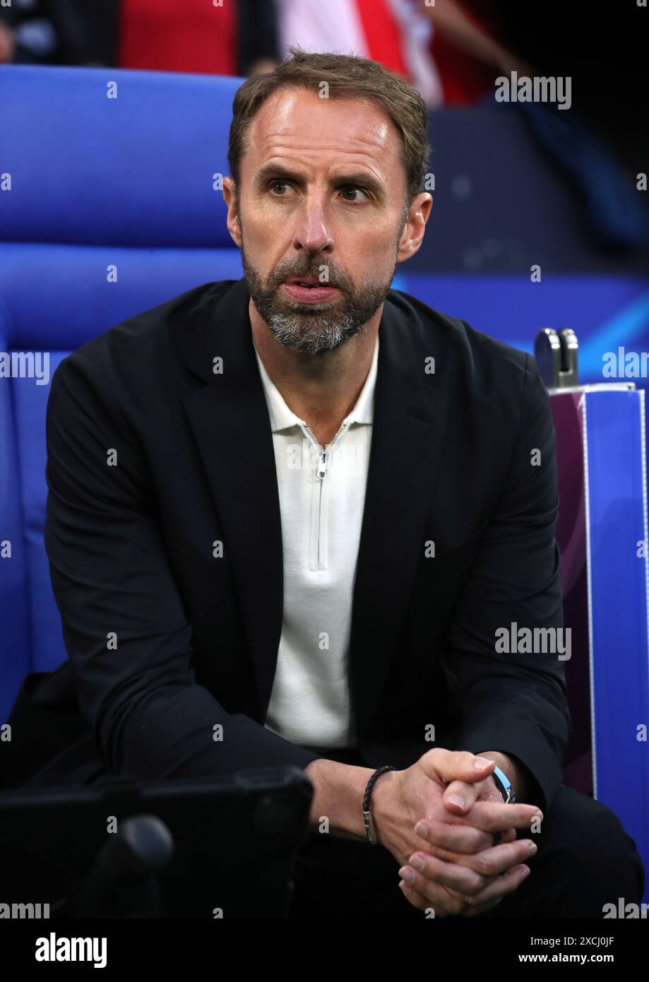 GELSENKIRCHEN, GERMANY - JUNE 16: Coach Gareth Southgate of England ...