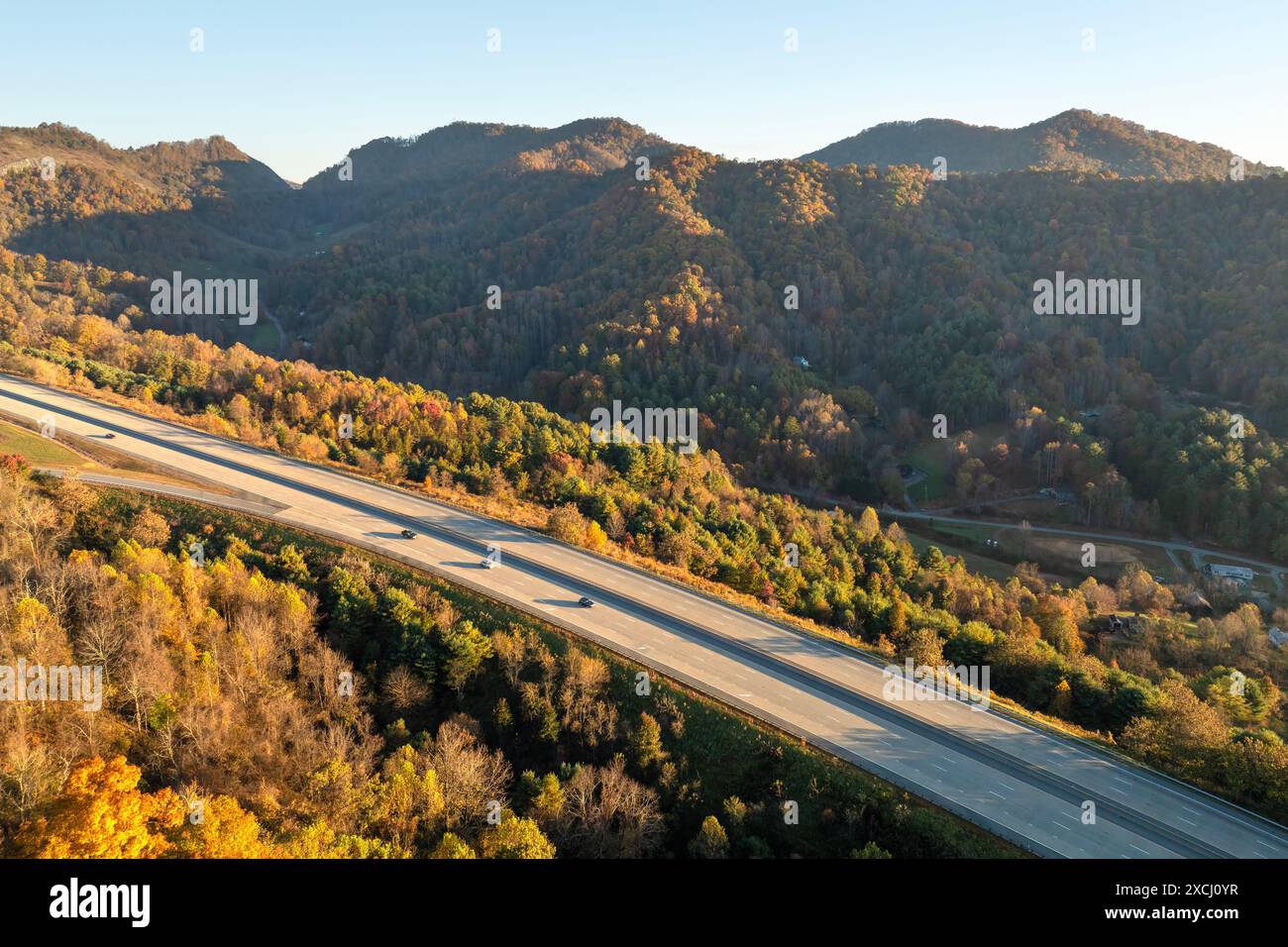 Multiple cars in driveway hi-res stock photography and images - Alamy