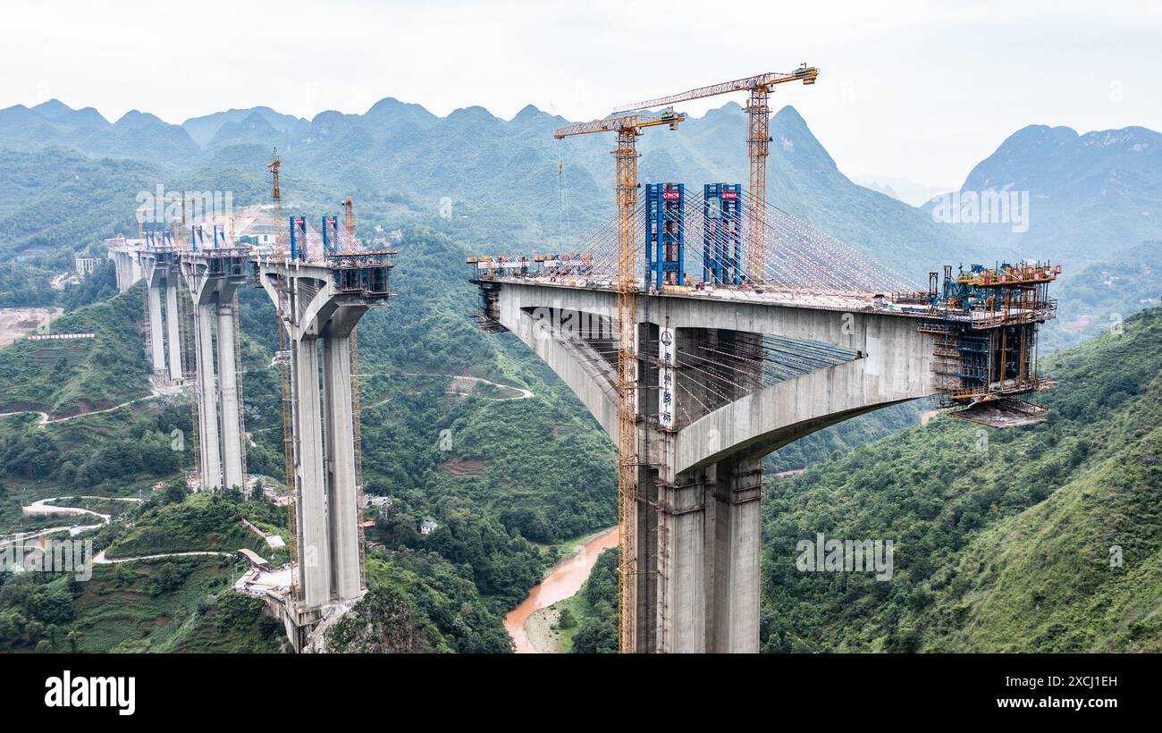 (240617) -- LIUPANSHUI, June 17, 2024 (Xinhua) -- An aerial drone photo ...