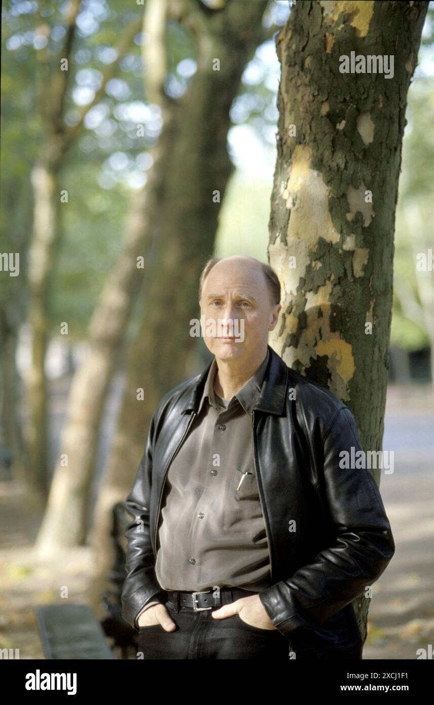 Robert Olen BUTLER - Date : 20031101 ©John Foley/Opale.photo Stock ...