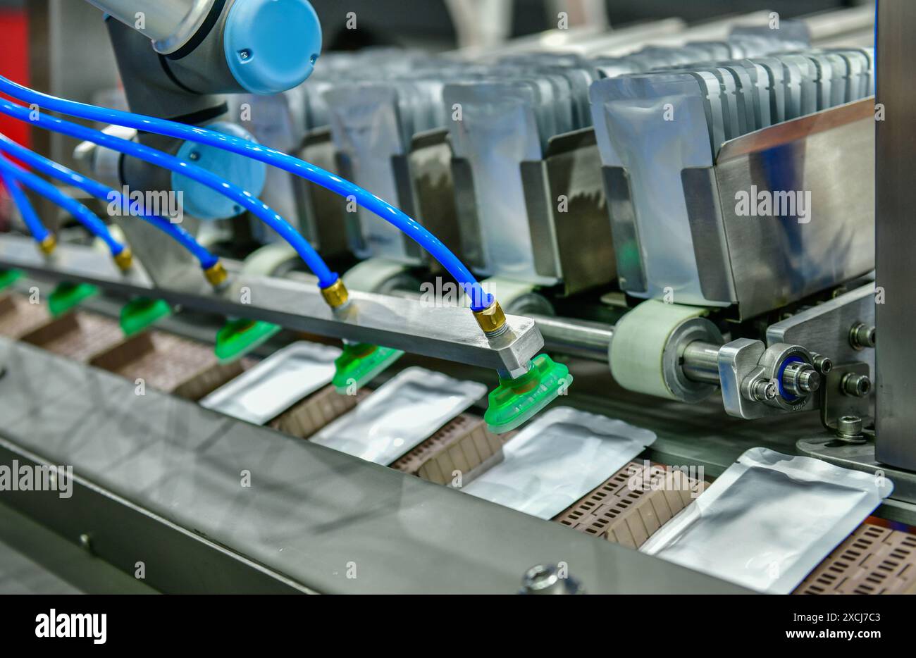 Aluminium Foil Bag Packaging at Industrial Modern machine for packaging ...