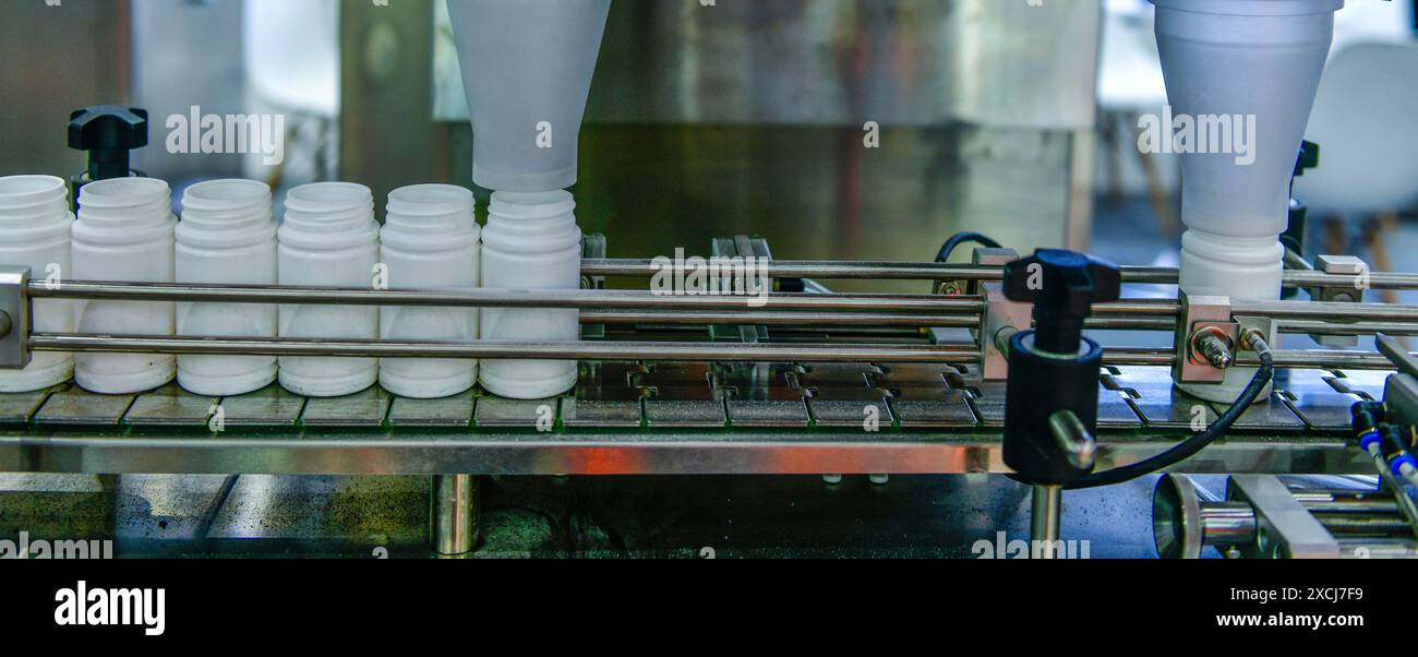 High speed counting and automatic tablet bottling machine in the ...