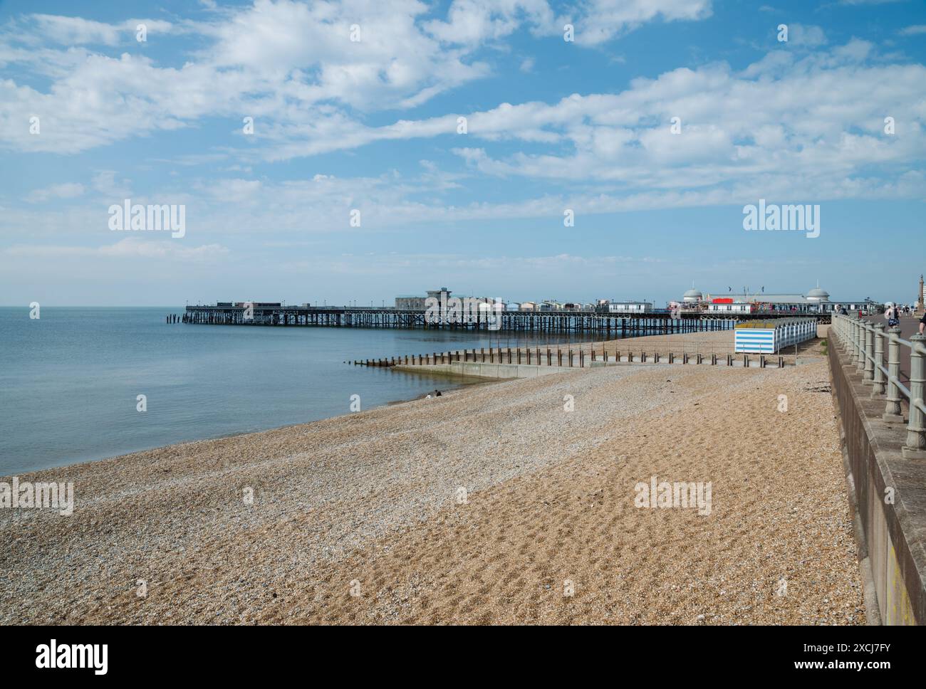 Hastings Beach and Pier Stock Photo - Alamy