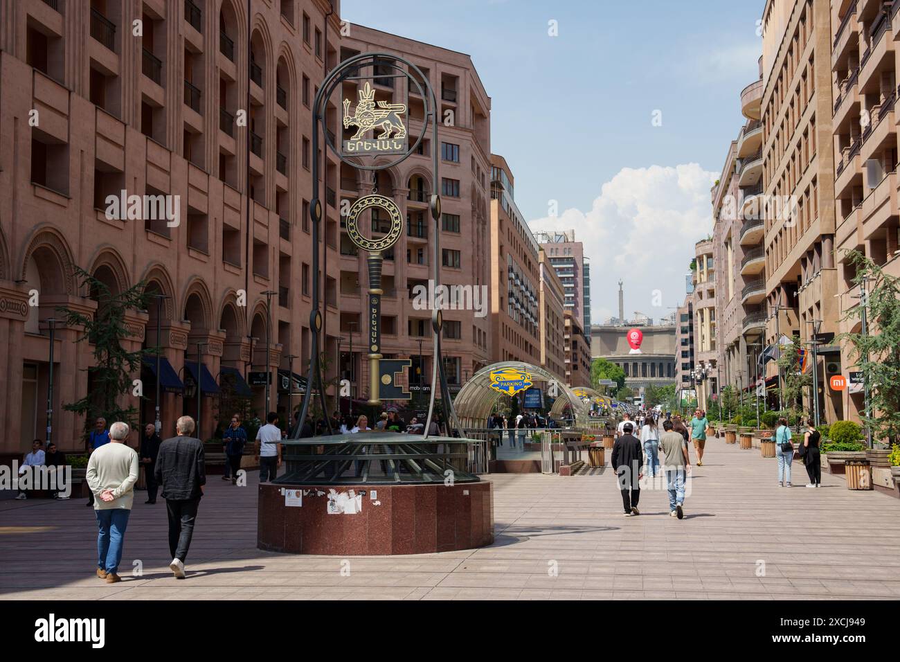 Yerevan architecture armenia kentron hi-res stock photography and ...