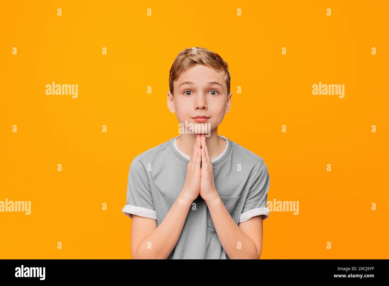 Please begging child hi-res stock photography and images - Alamy