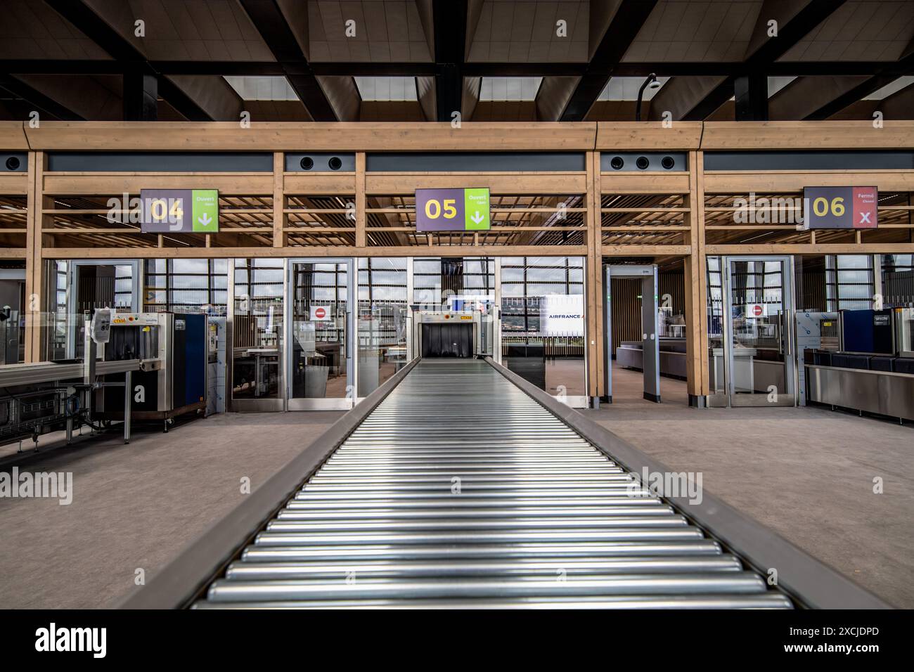 View of the new baggage and passenger screening system at Marseille ...